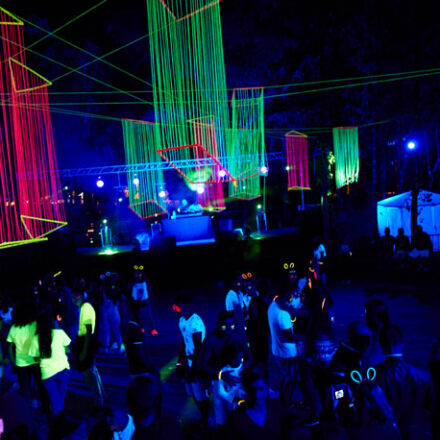 “Juventude fora da Caixa” conta com festa Glow e DJ Olga Ryazanova no ...